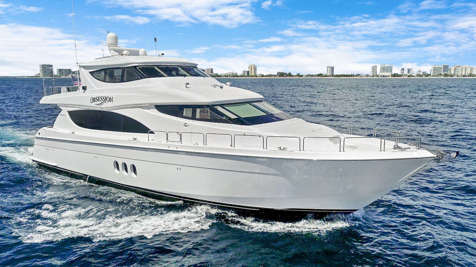 Breakaway yacht (Hatteras, 24.32m, 2012)